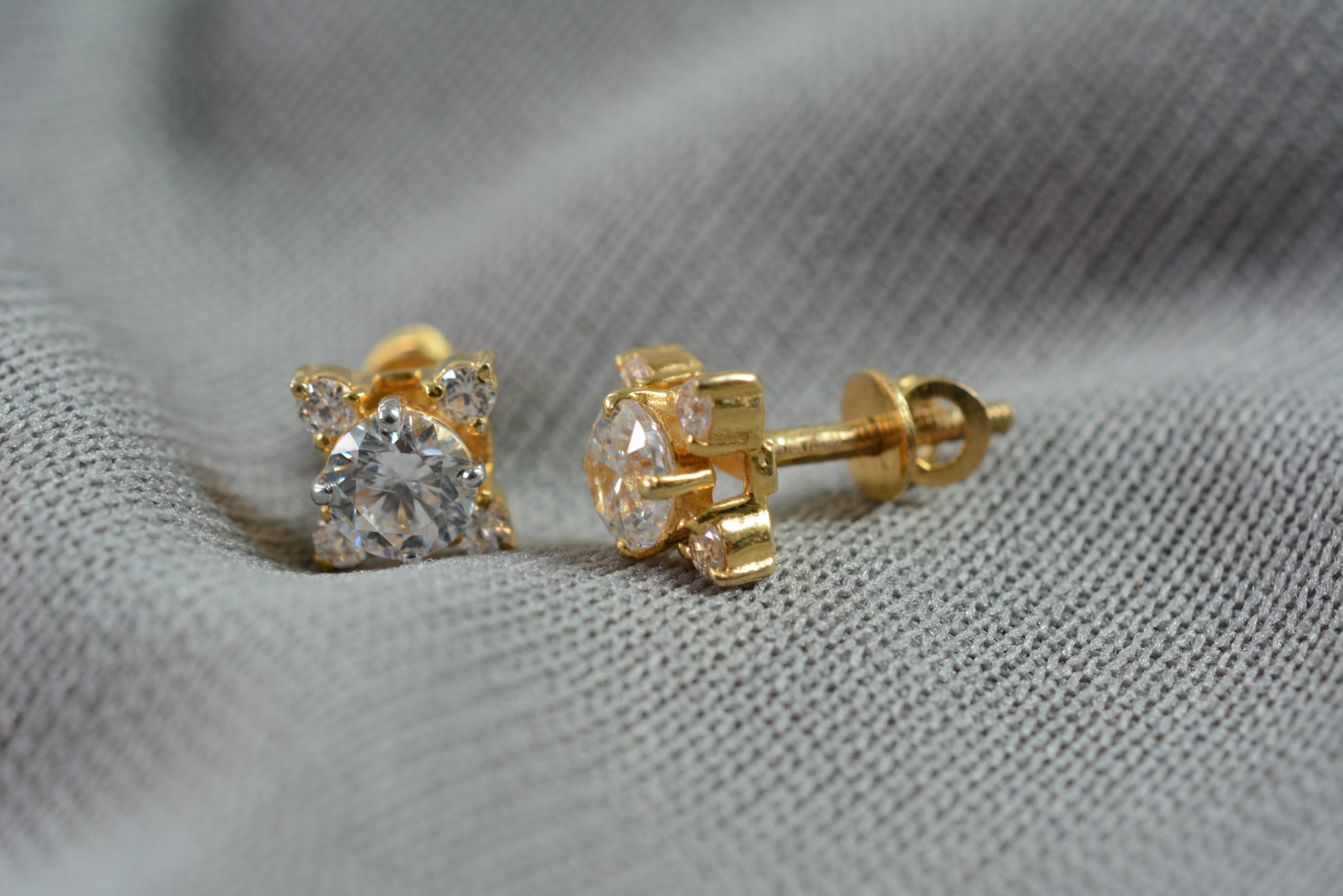 Latest Earrings for Men and Women At Dishis Jewels