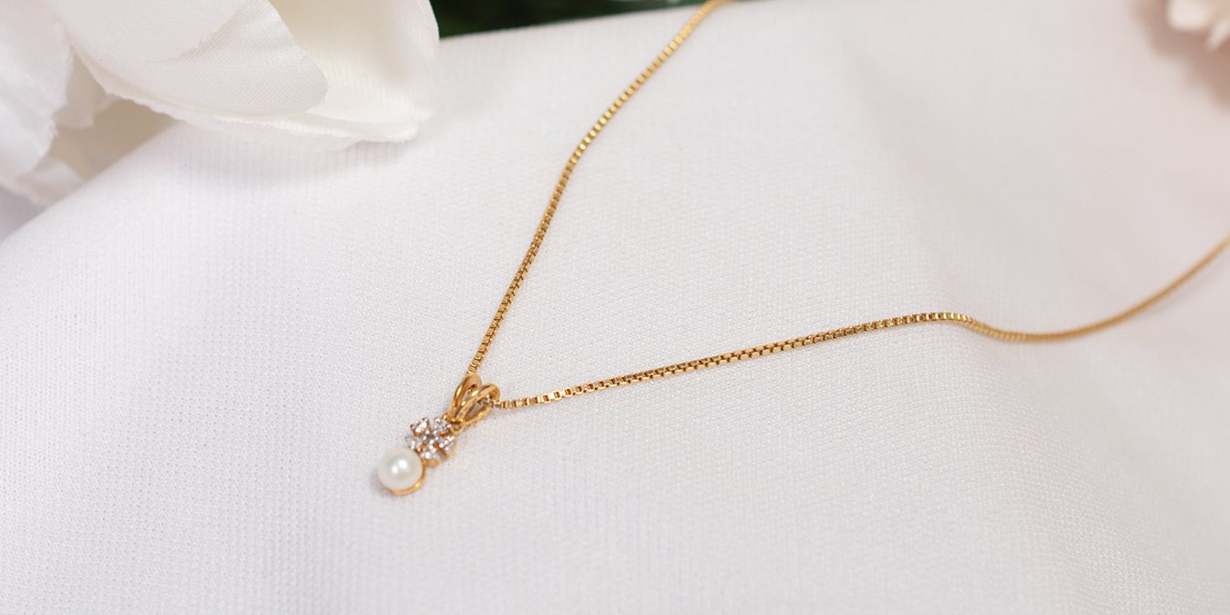 Latest Gold Pendant Designs for Female Available Online