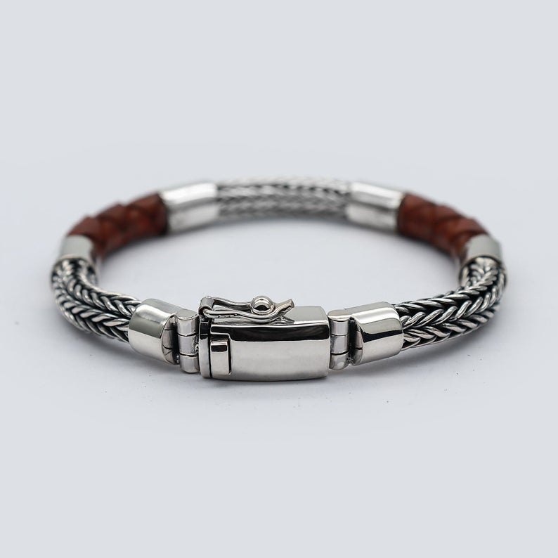 Stylish Bracelet for Men: Elevate Your Everyday Look - DishiS Designer ...